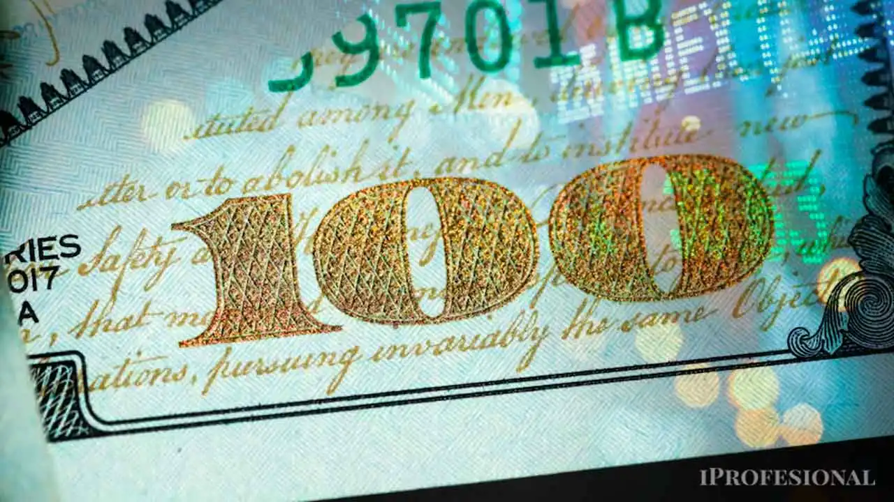 El dólar oficial retrocedió y el blue perforó el piso de $1300