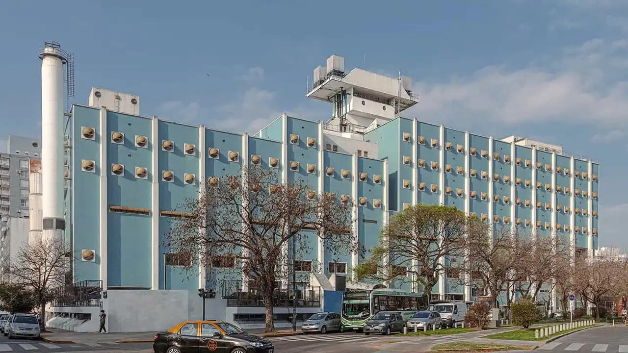 ¿Cierra el Hospital Naval?: la Armada desactiva convenio clave y ...