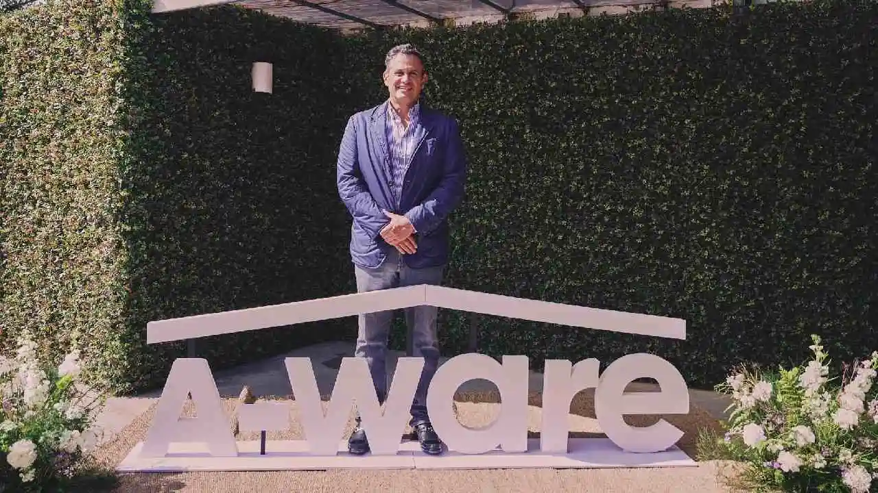 Ex CEO de Tupperware busca revendedoras en Argentina para un nuevo proyecto