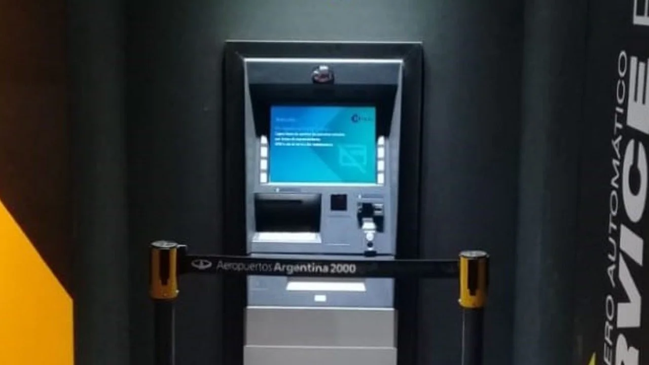 Cajeros automáticos: otra red instalará en comercios