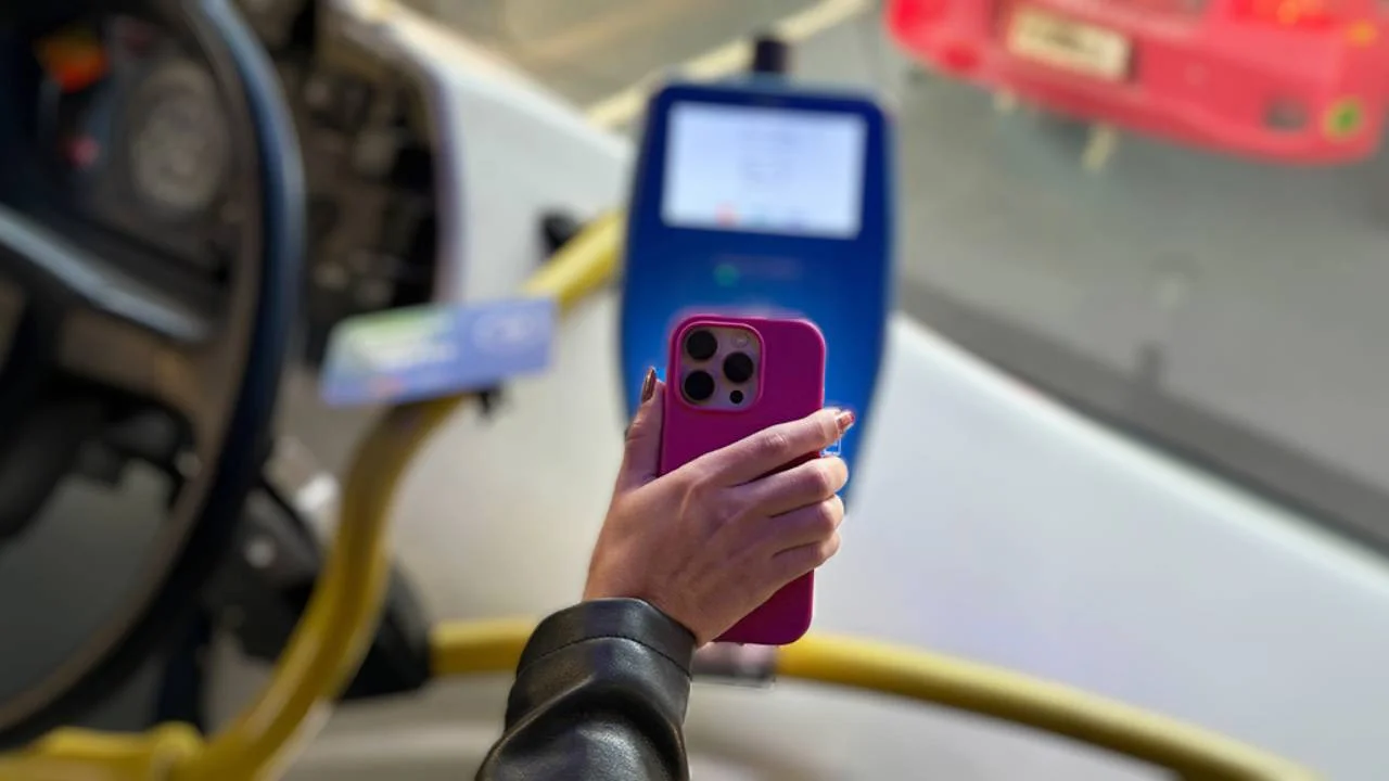 MODO suma la opción de pagar el colectivo con QR: así funciona