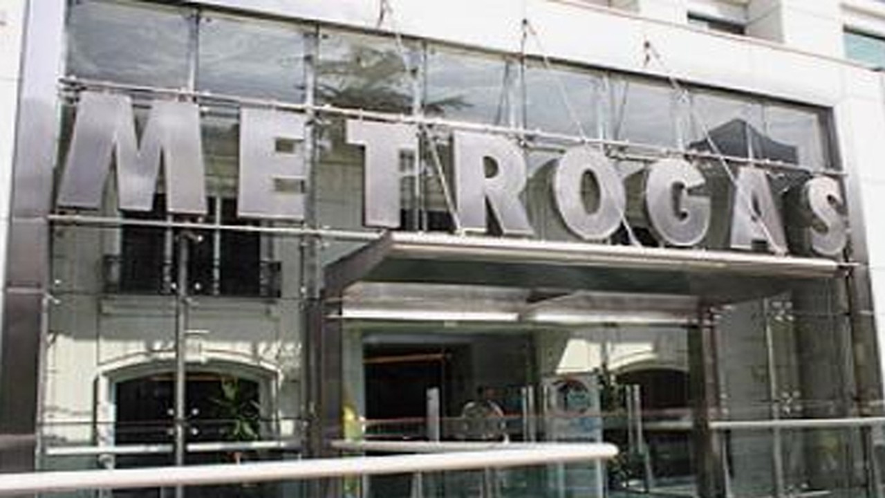 S&P le rebajó la calificación a Metrogas, tras su presentación en ...