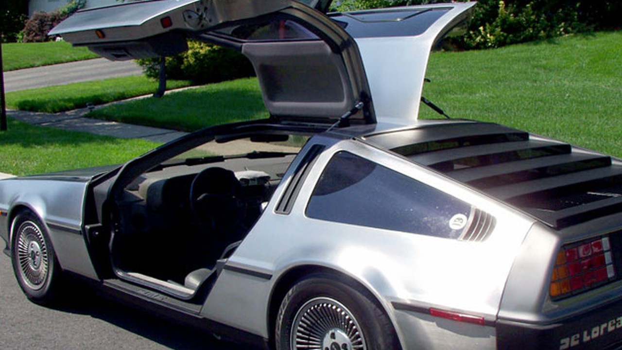 El auto de "Volver al futuro" regresó y está a la venta