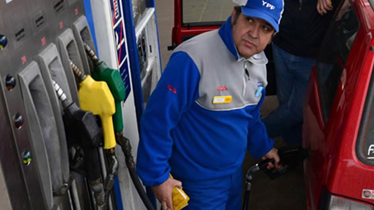 Calculan que el litro de nafta súper treparí­a a $31 antes de fin de año