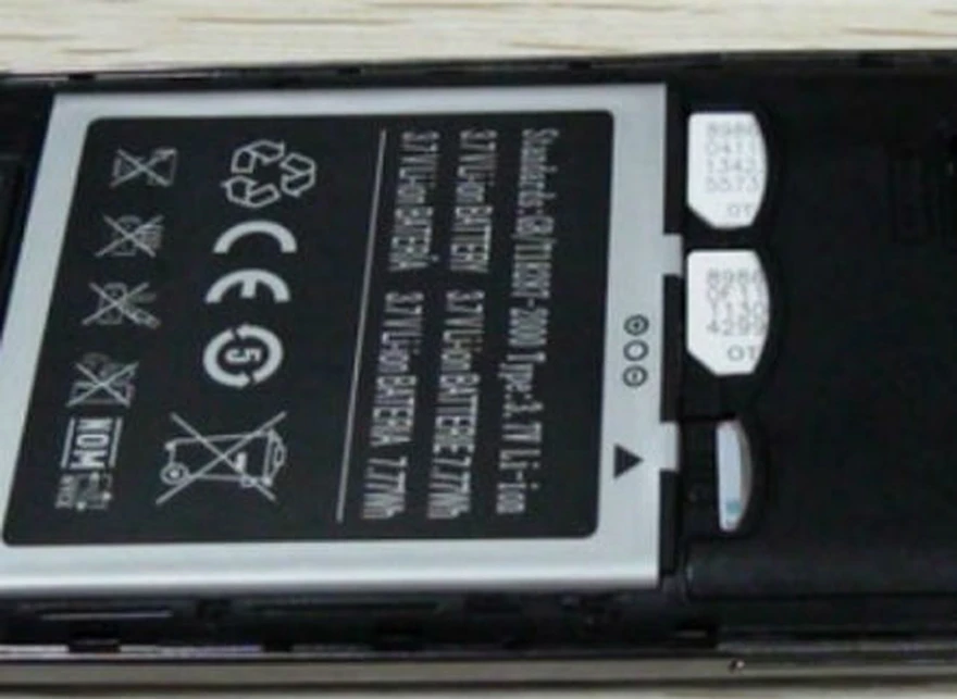 GooPhone y LG lanzan móviles con triple SIM