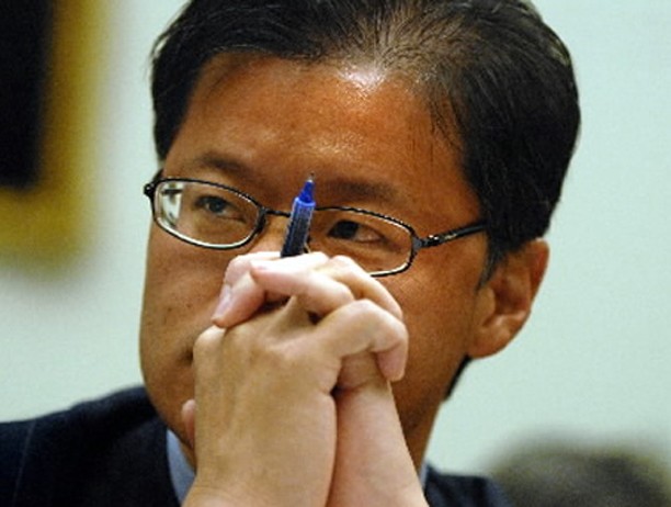 Crisis en Yahoo: el cofundador Jerry Yang abandona la empresa
