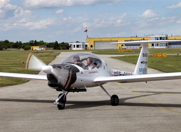 No sólo los autos son hí­bridos, ahora también los aviones