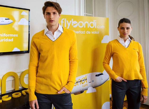 La "low cost" Flybondi presentó los uniformes de sus empleados